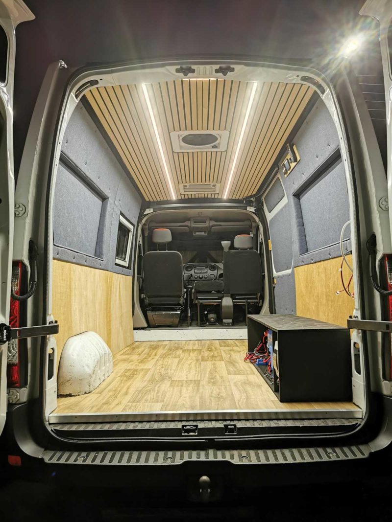 Fourgon aménagé Renault Master L2H2 - Jean du voyage #4 - NordVans